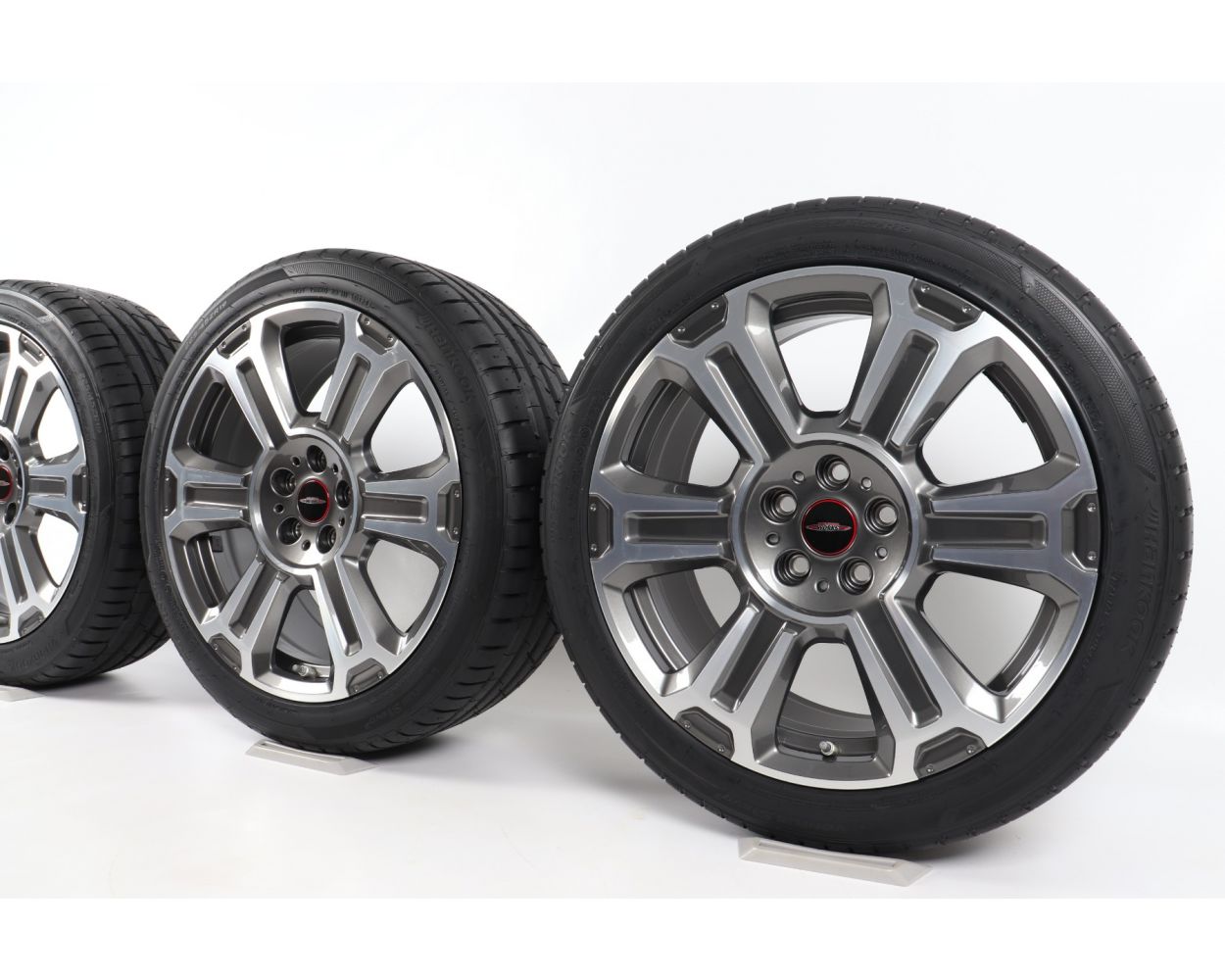 MINI Summer Wheels F60 Countryman 19 Inch Styling Turnstile Spoke 558