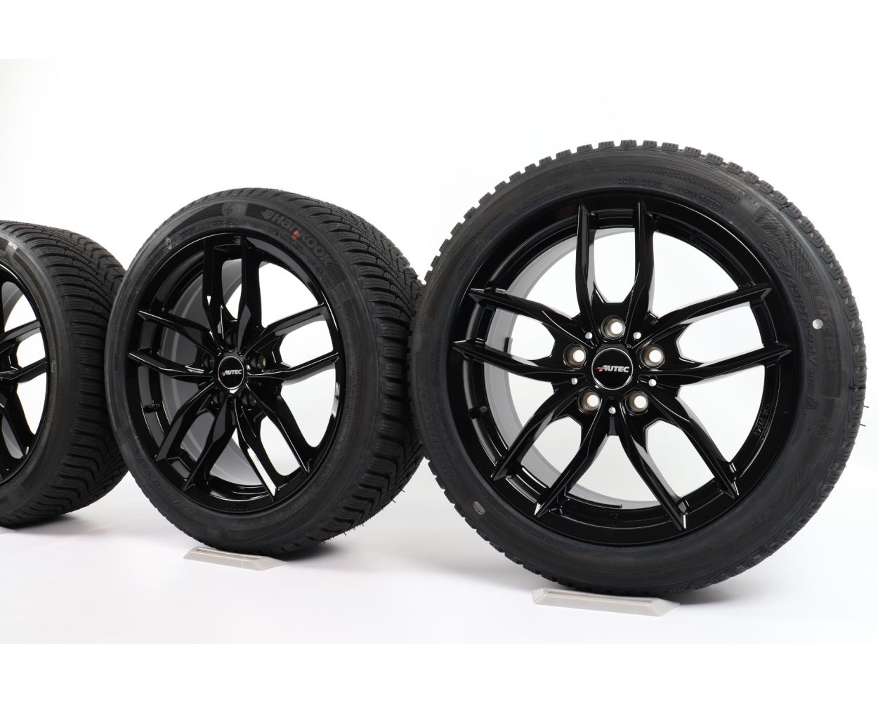 AUTEC Winterkompletträder 1er F40 17 Zoll Styling Bavaris Doppelspeiche