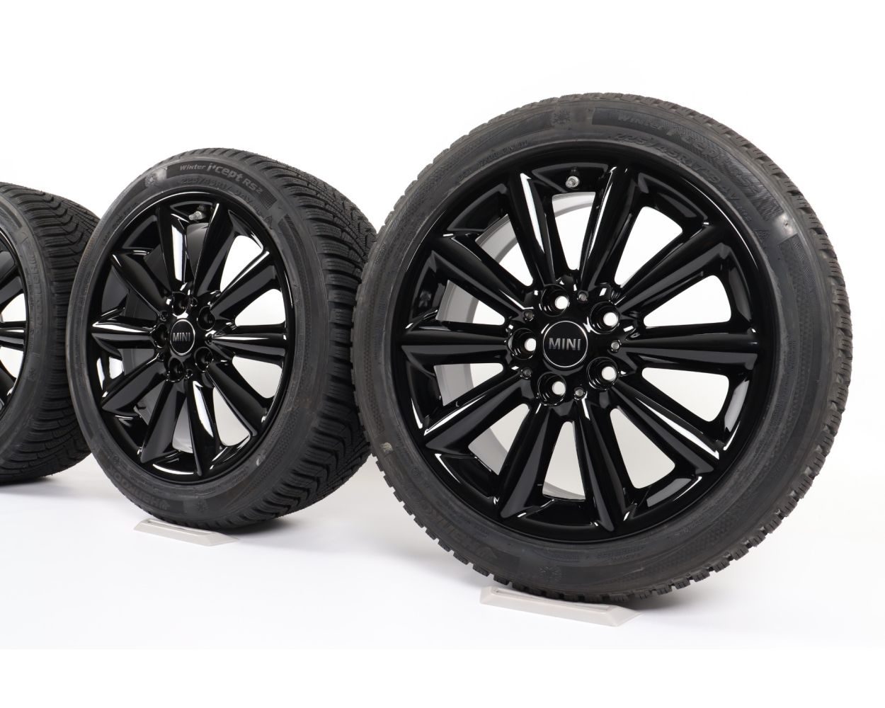 MINI Velgen met Winterbanden F54 Clubman 17 Inch Styling Vent Spoke 518