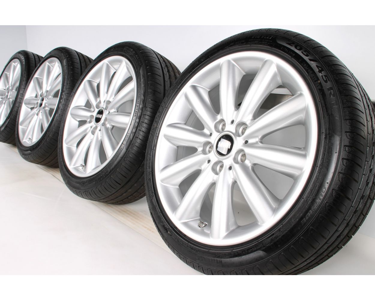 ORIGINAL MINI F55 F56 F57 17 Zoll Sommerradsatz 499 Cosmos Spoke Silber